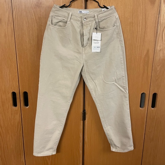 Zara | Jeans | Zara Cackiecream Mom Fit Jeans Size 42 High Rise | Poshmark